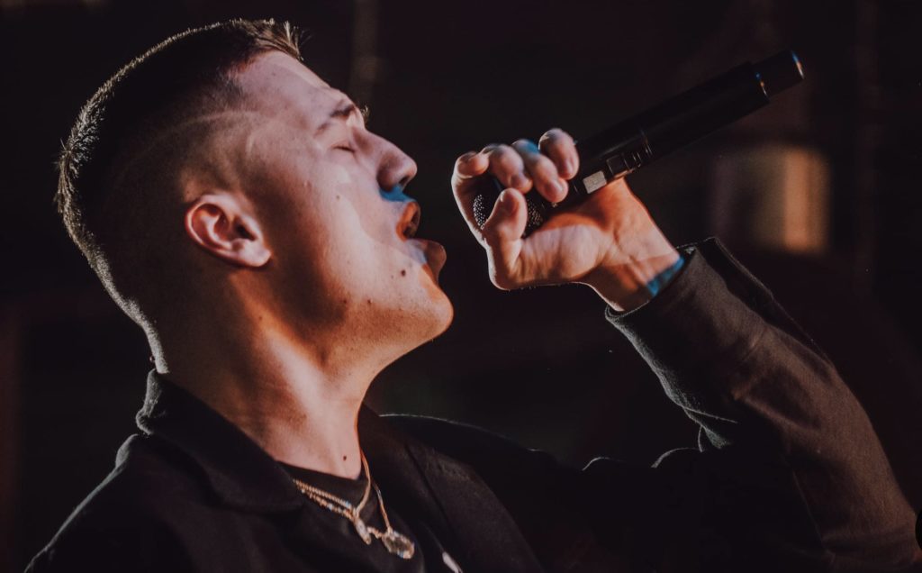 SOLD OUT! T. Danny Live • Akvárium